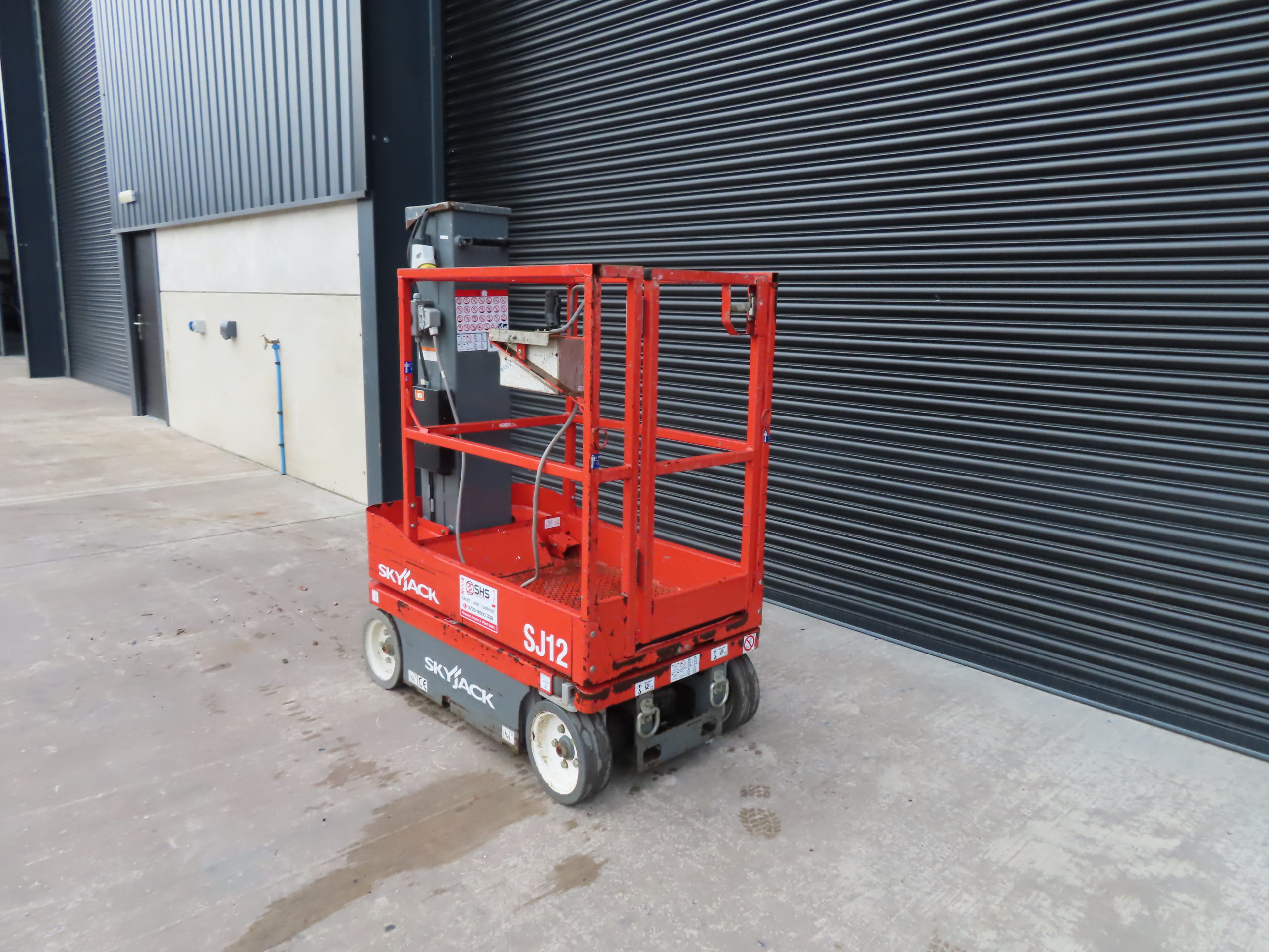 Skyjack SJ12 Mast Lift Like Genie Lift SN2458 | SHS Merchants Ltd ...