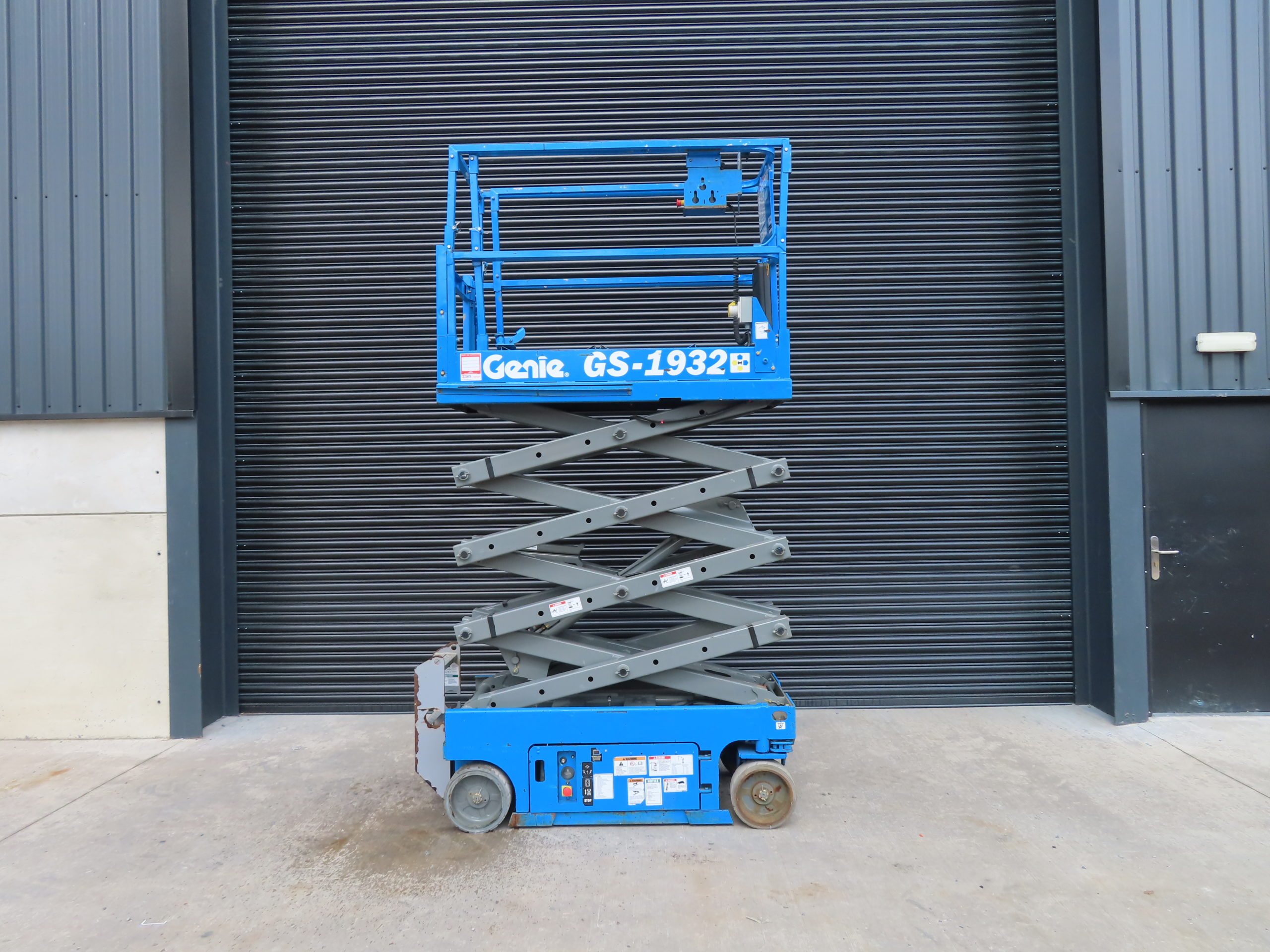 Genie 1932 Scissor Lift Access Platform Work Platform- SN 2542 | SHS ...