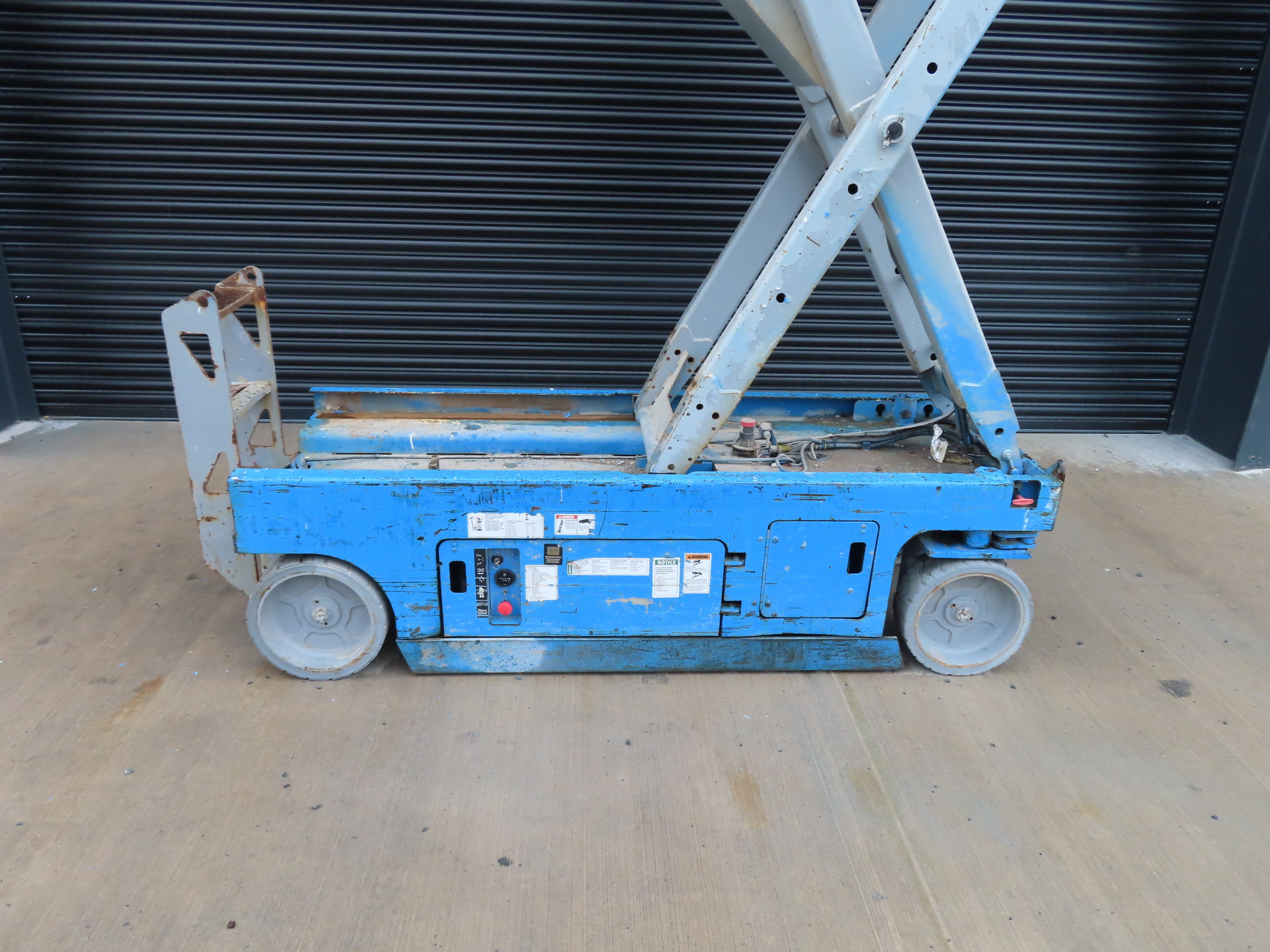 Genie 2632 Scissor Lift Access Platform Work Platform - SN2572 | SHS ...