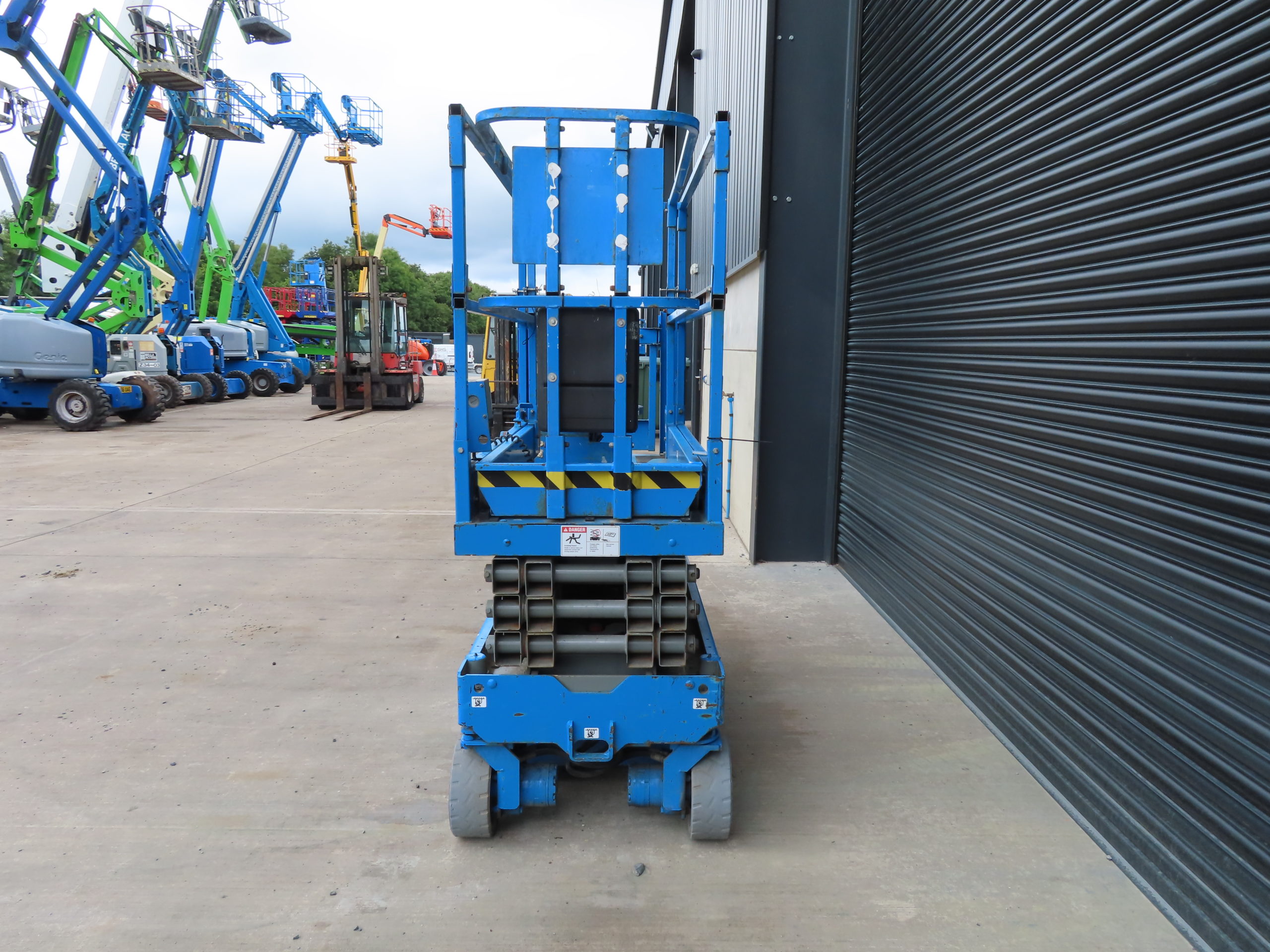 Genie 1932 Scissor Lift Access Platform Work Platform- SN 2585 | SHS ...