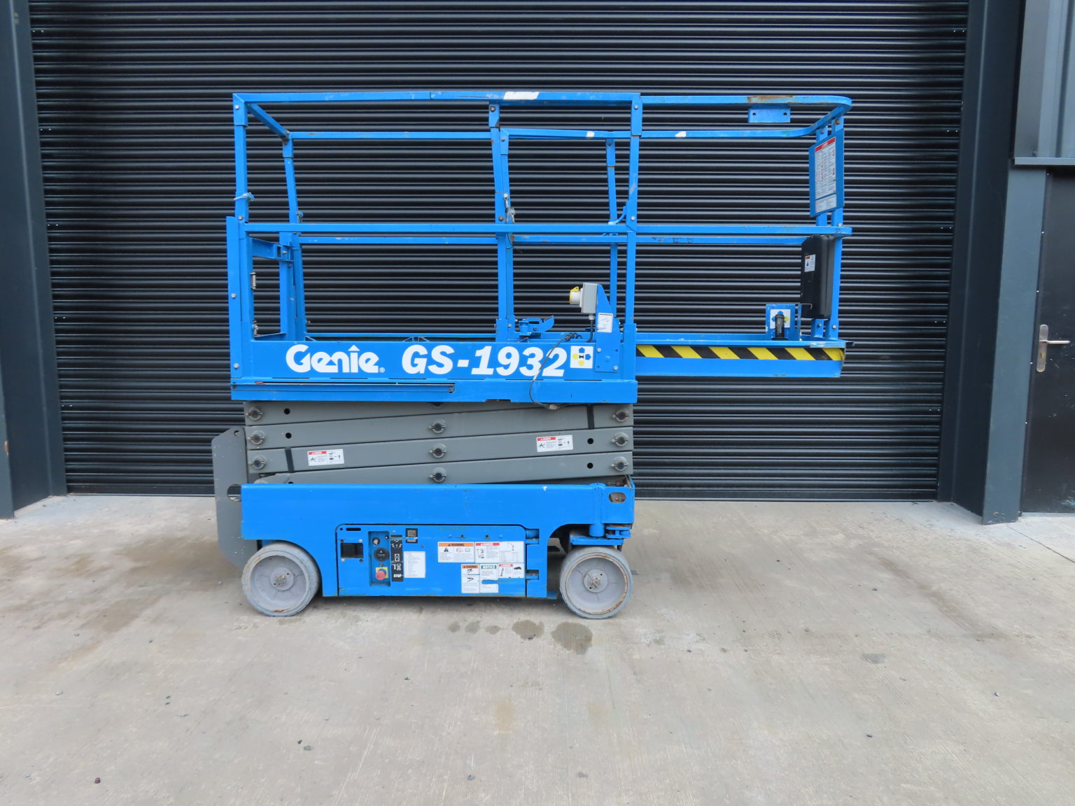 Genie 1932 Scissor Lift Access Platform Work Platform- SN 2585 | SHS ...