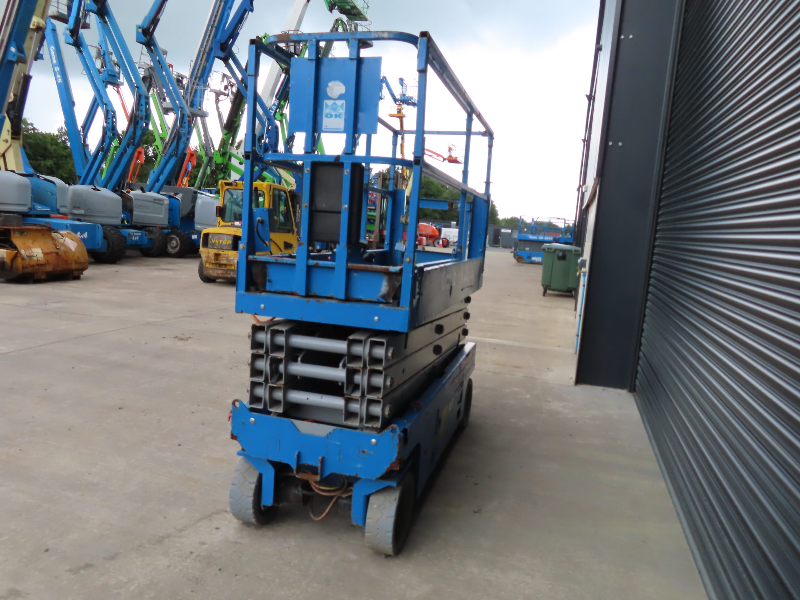 Genie 2632 Scissor Lift Access Platform Work Platform - SN2586 | SHS ...