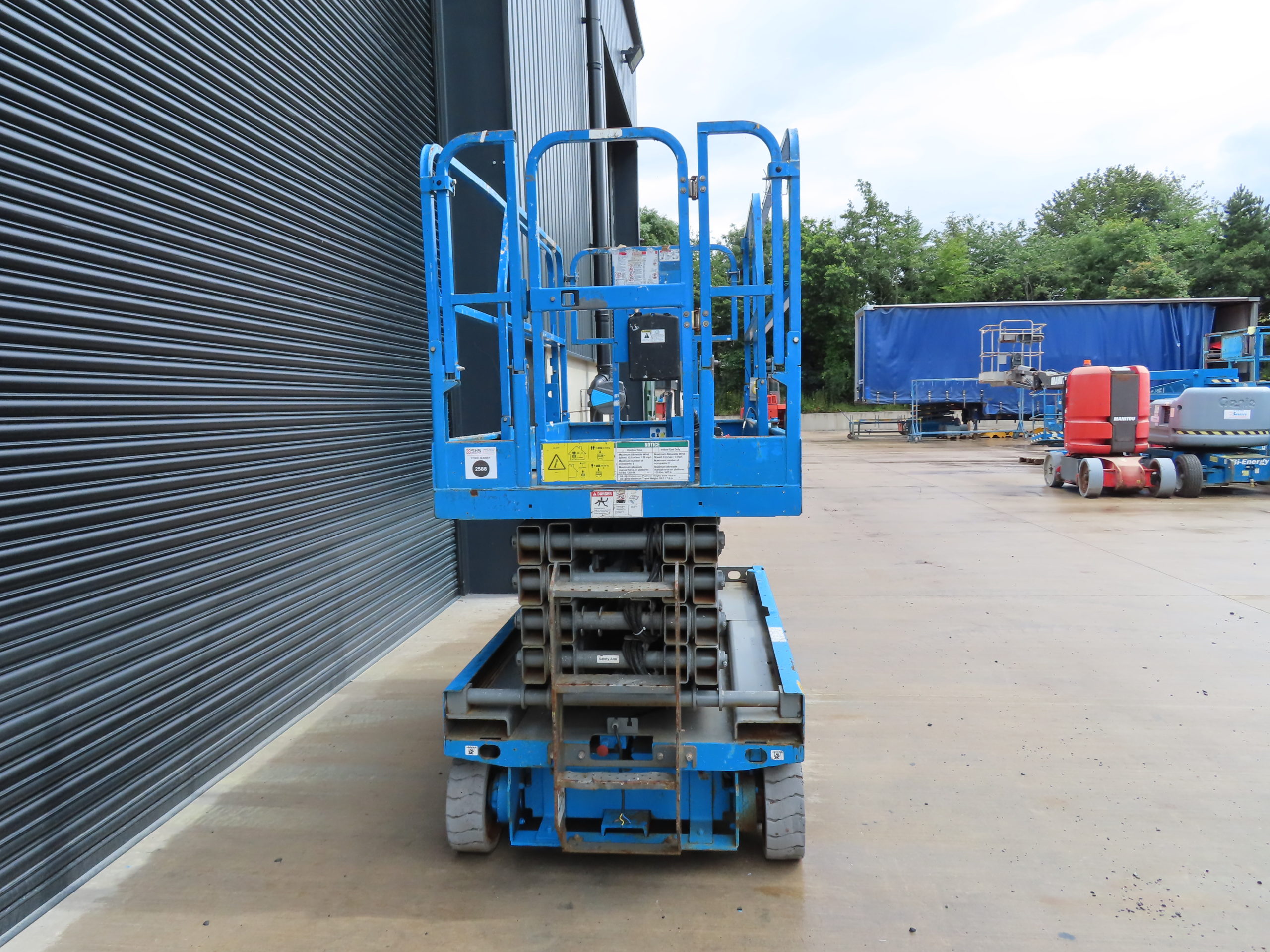 Genie 3246 Scissor Lift Access Platform Work Platform - SN2588 | SHS ...