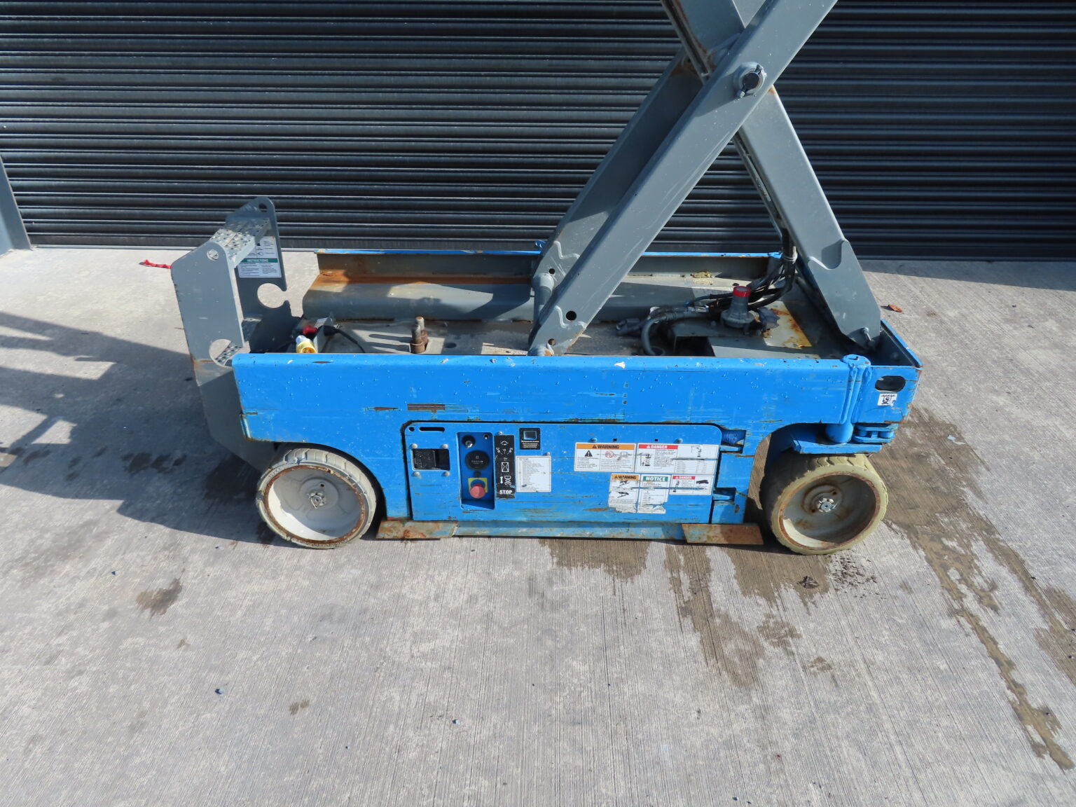 Genie 1932 Scissor Lift Access Platform Work Platform- SN 2715 | SHS ...