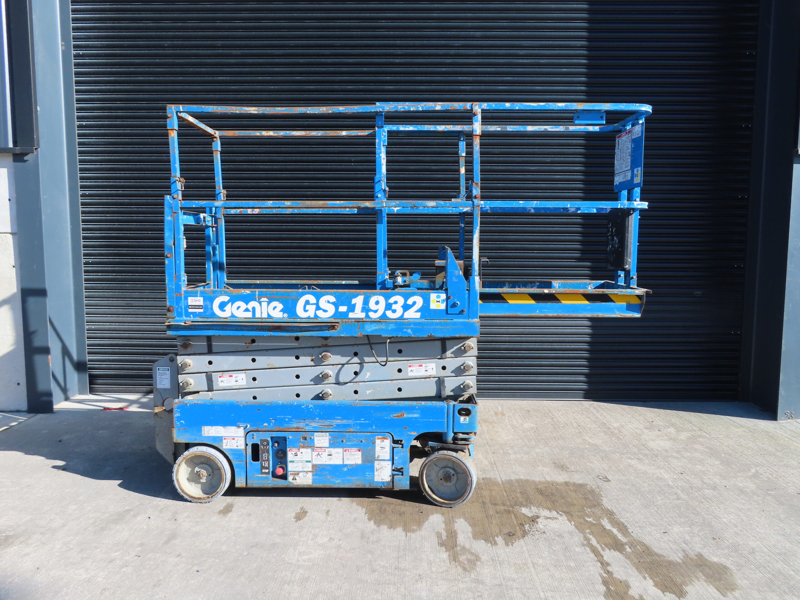 Genie 1932 Scissor Lift Access Platform Work Platform- SN 2585 | SHS ...