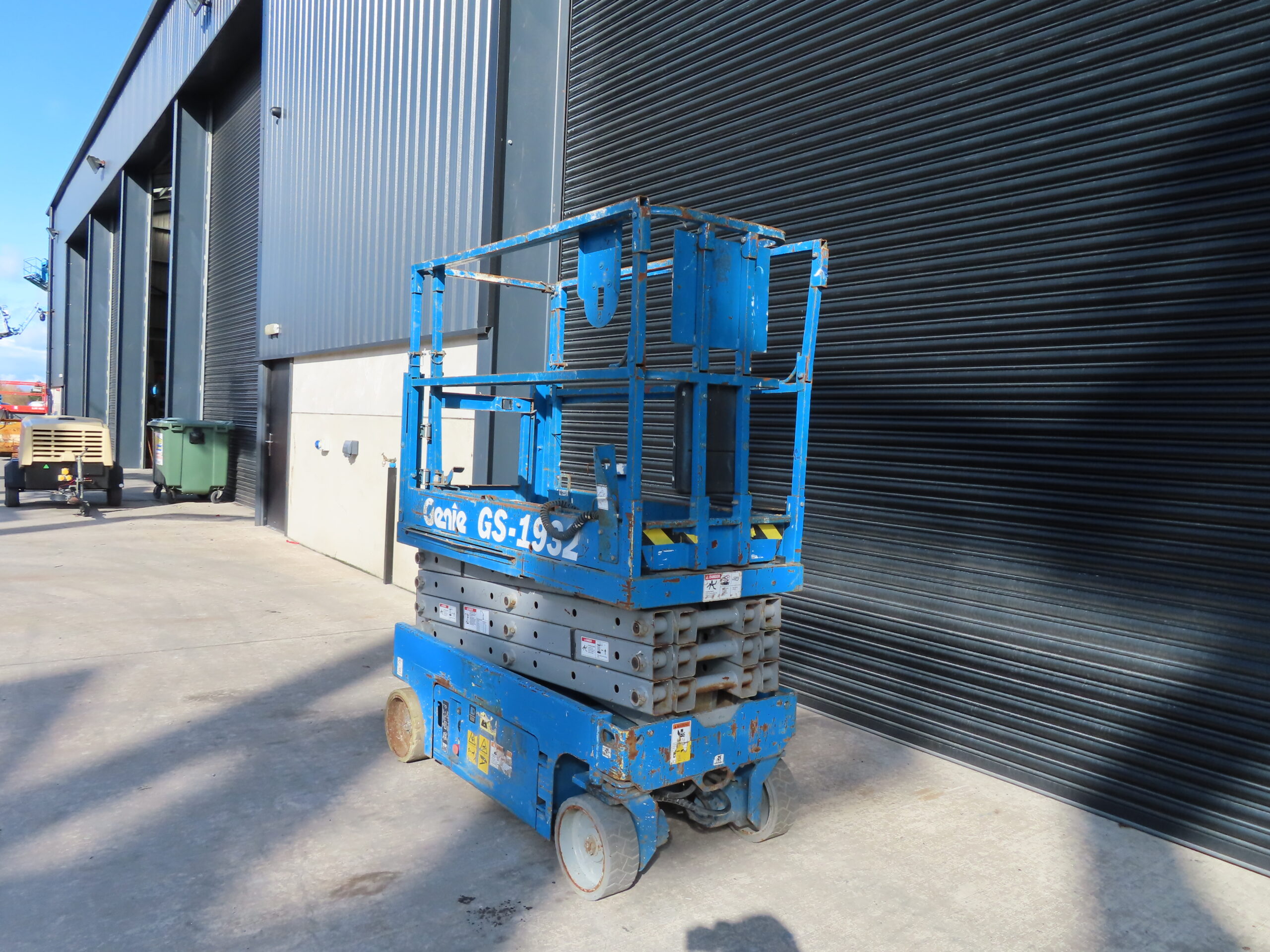 Genie 1932 Scissor Lift Access Platform Work Platform- SN 2718 | SHS ...