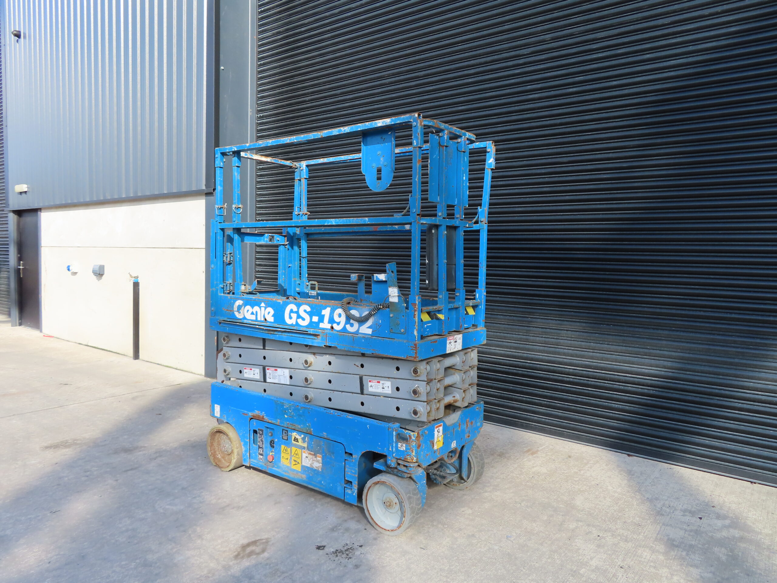 Genie 1932 Scissor Lift Access Platform Work Platform- SN 2718 | SHS ...