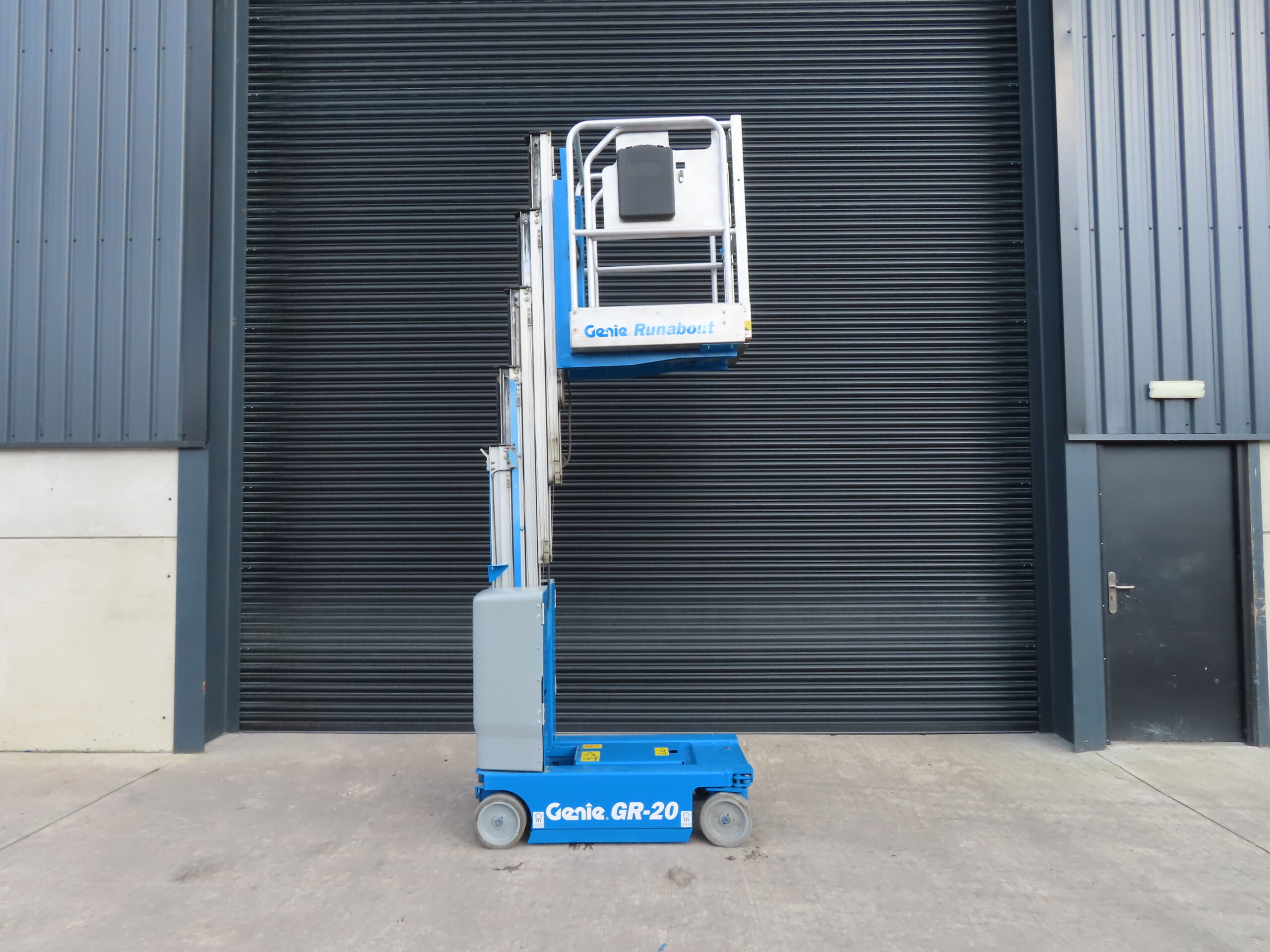Genie GR20 Vertical Mast Lift Scissor Lift Access Platform - SN 2720 ...