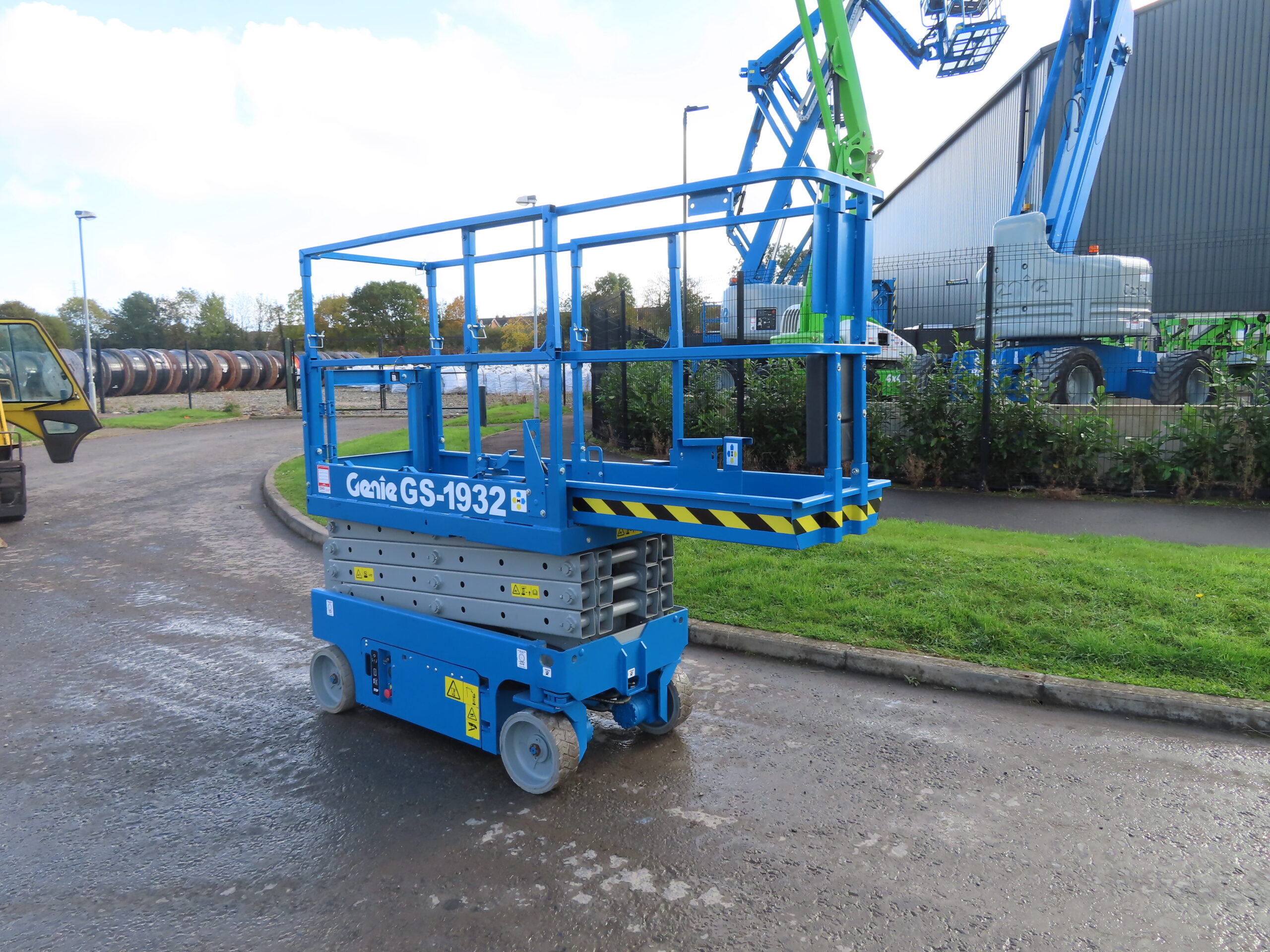 Genie 1932 Scissor Lift Access Platform Work Platform SN 2890 | SHS ...